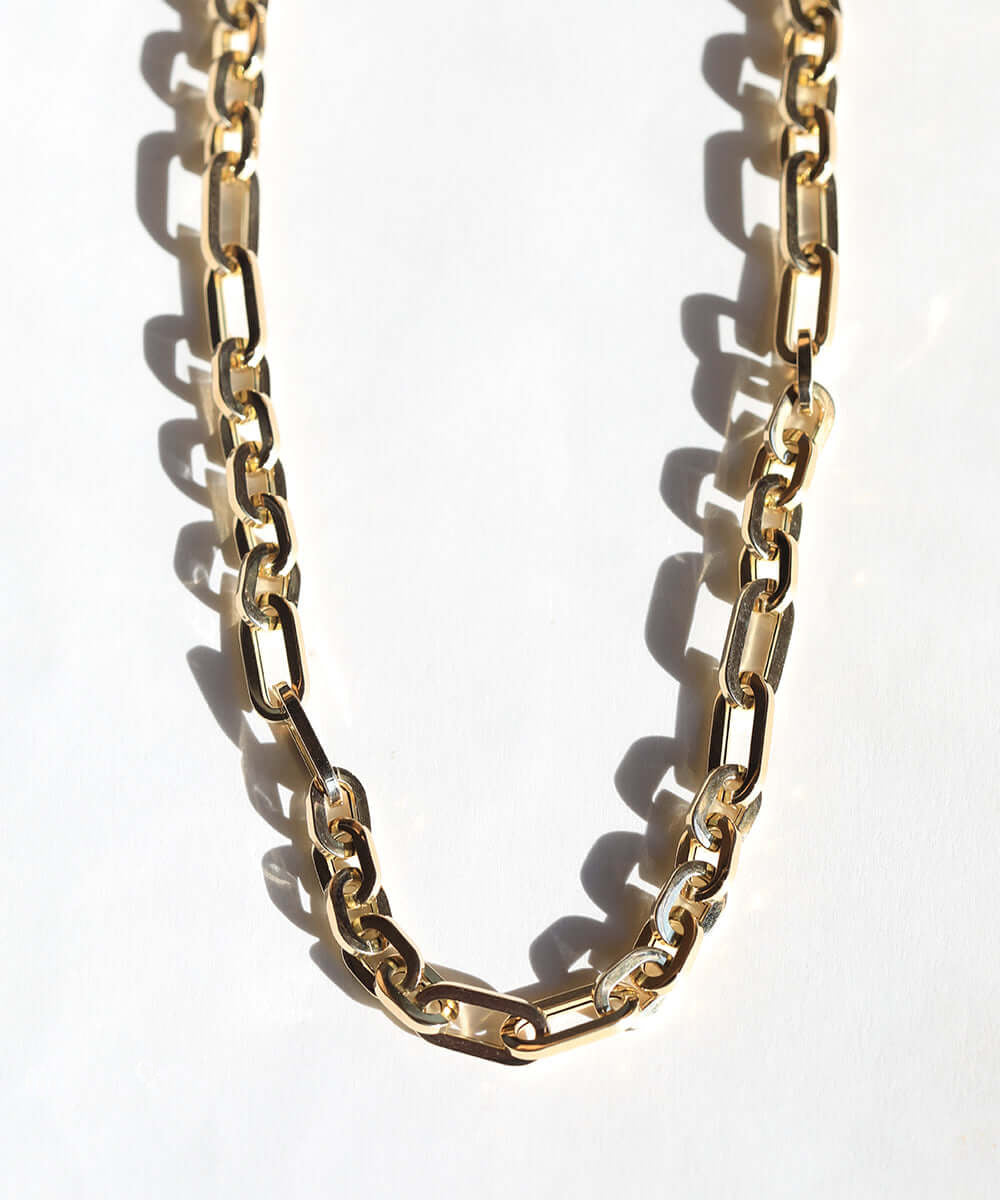 Lightweight Over-Sized Chain Necklace Gold